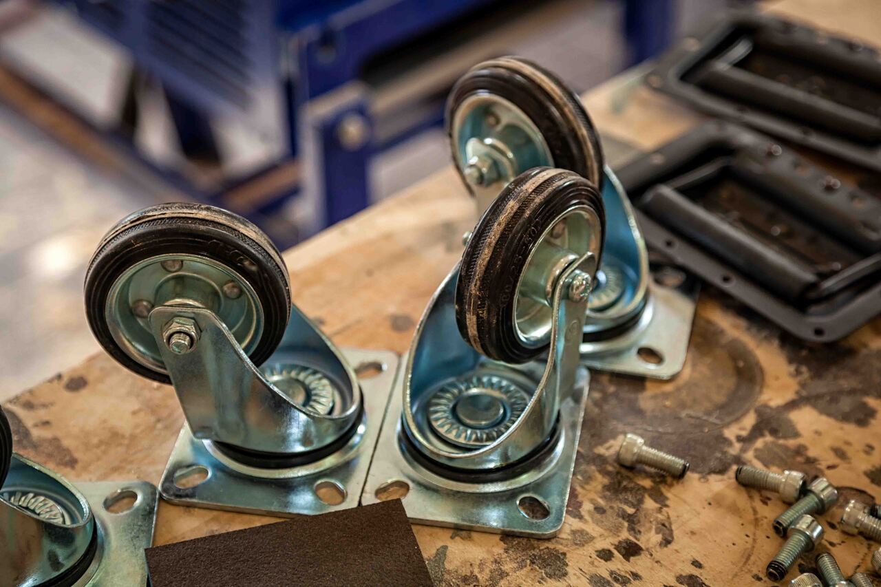 How to Choose the Best Track Rollers: A Guide - Buzzy Tricks