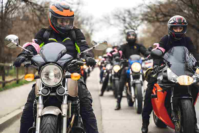 The 5 Most Common Mistakes Motorcycle Riders Make - Buzzy Tricks